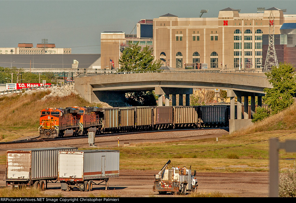 BNSF 6274 Leads E-PAMNAM1-88
